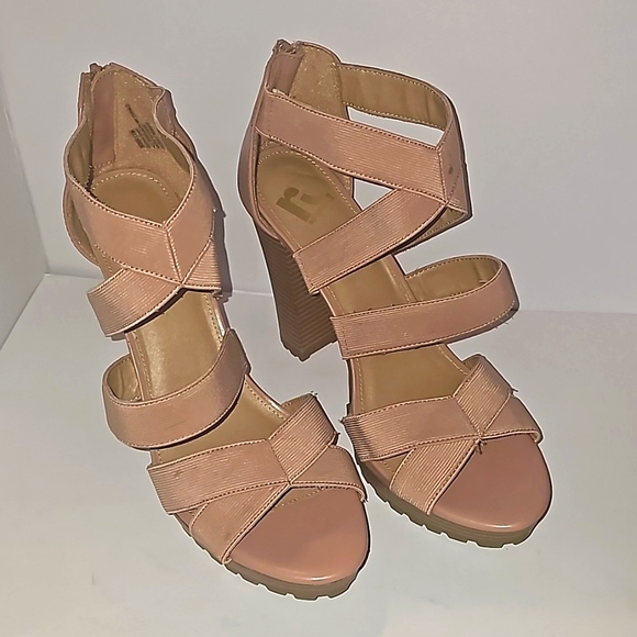 Report | Shoes | New Report Platform Sandal Size 1 5inch Block Heels ...
